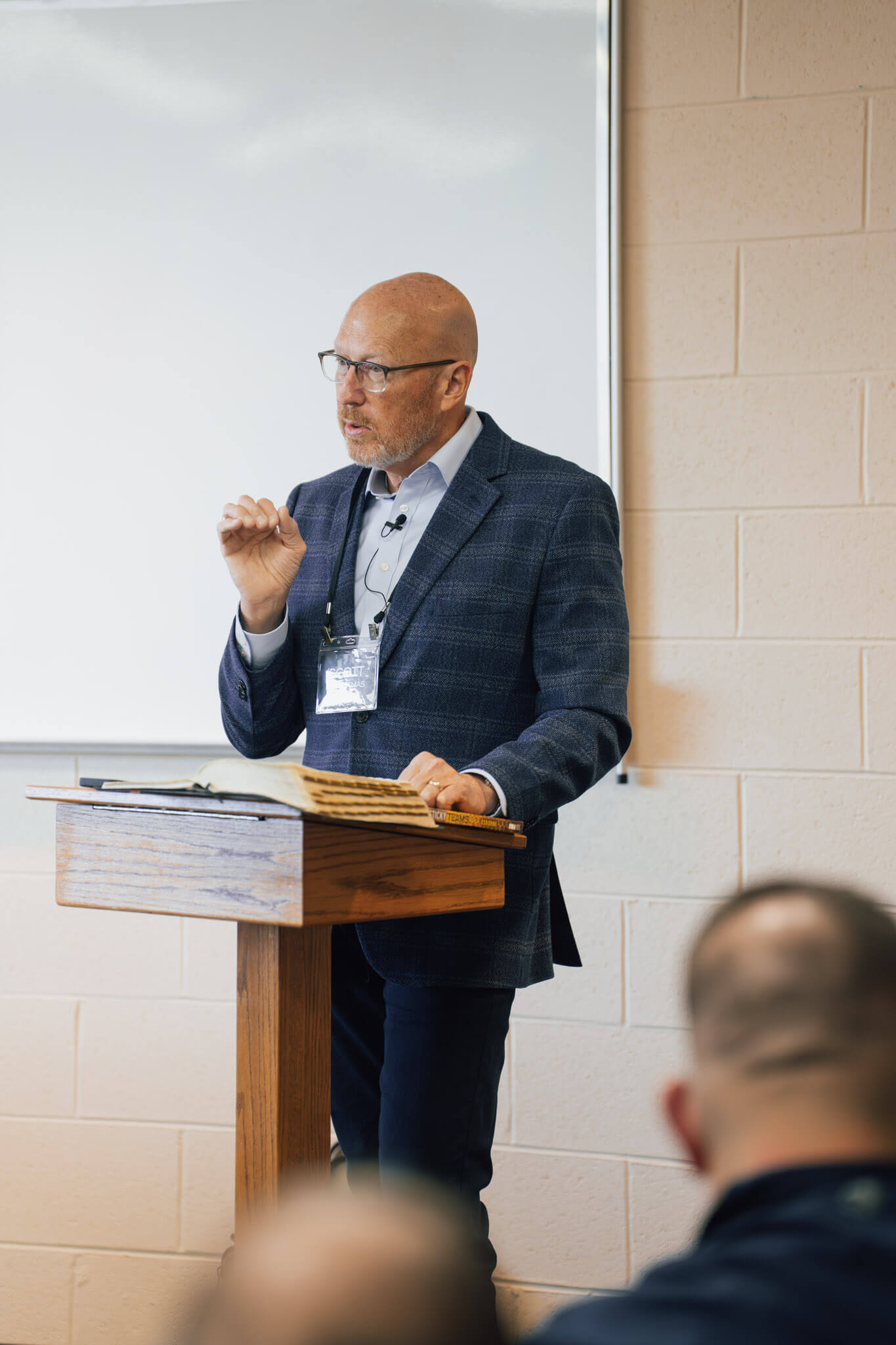 Building Unity Among the Leaders - Detroit Baptist Theological Seminary